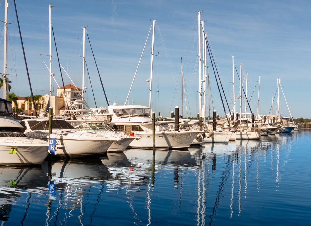 Liveaboard Marinas: 15 Things to Consider!